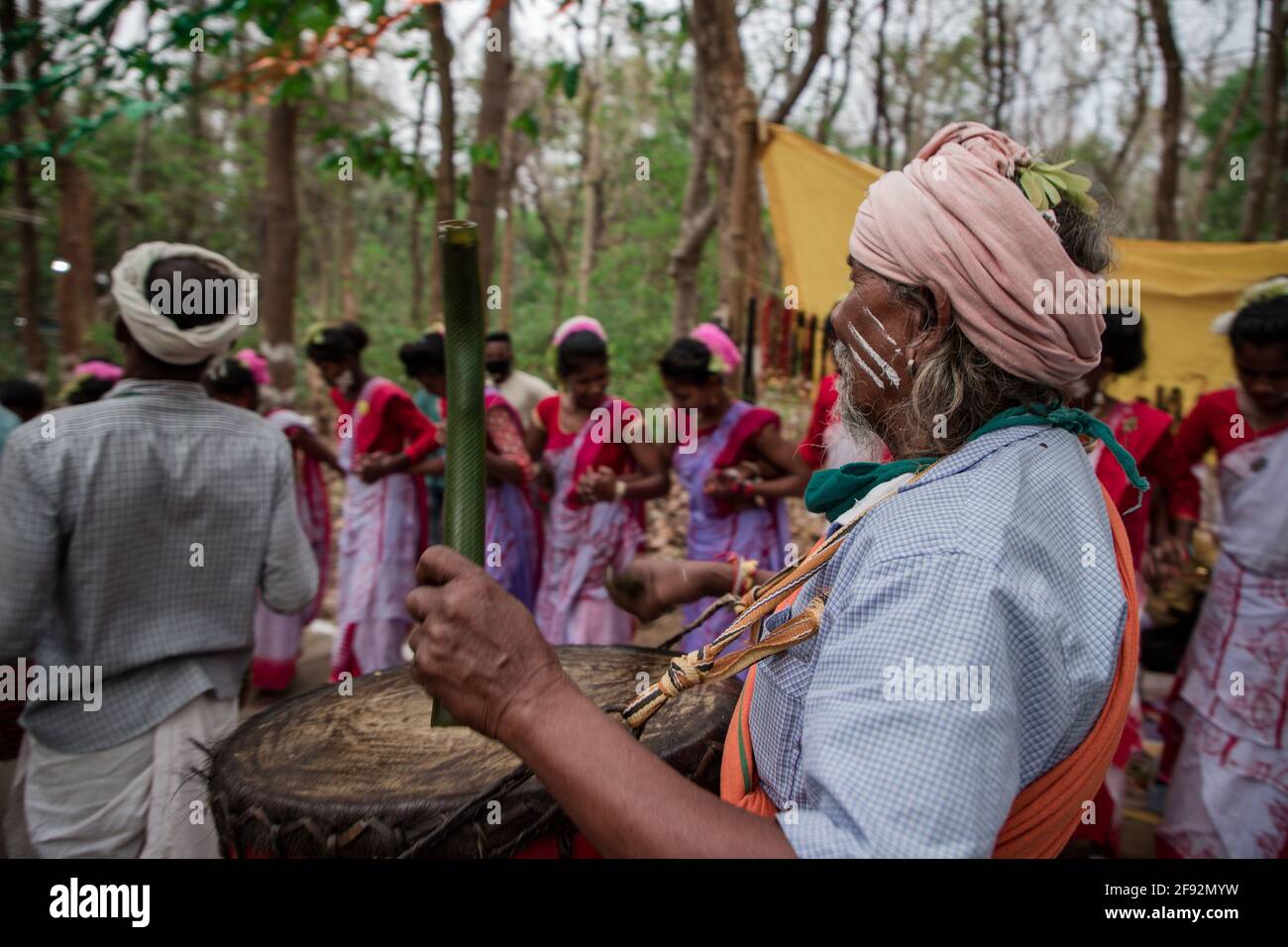 Sarhul festival celebrated amidst Covid-19 pandemic by tribes in ...