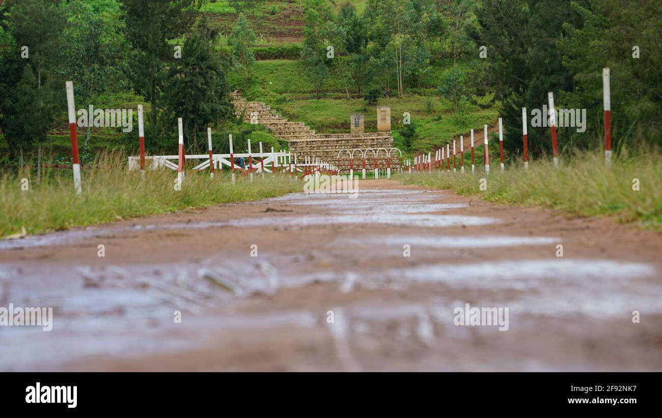 Pathway between water hi-res stock photography and images - Alamy