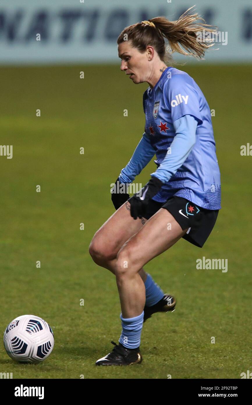 Chicago Red Stars defender Arin Wright (3) passes the ball during a ...