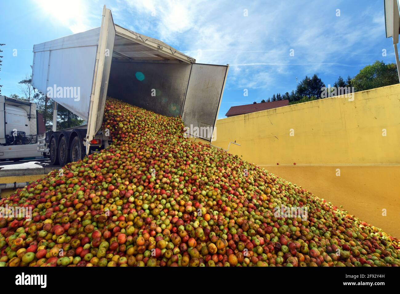 Juice truck hi-res stock photography and images - Alamy