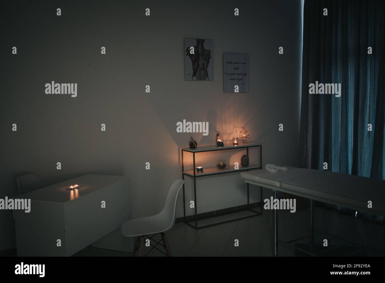 Interior of a Thai SPA room Stock Photo - Alamy