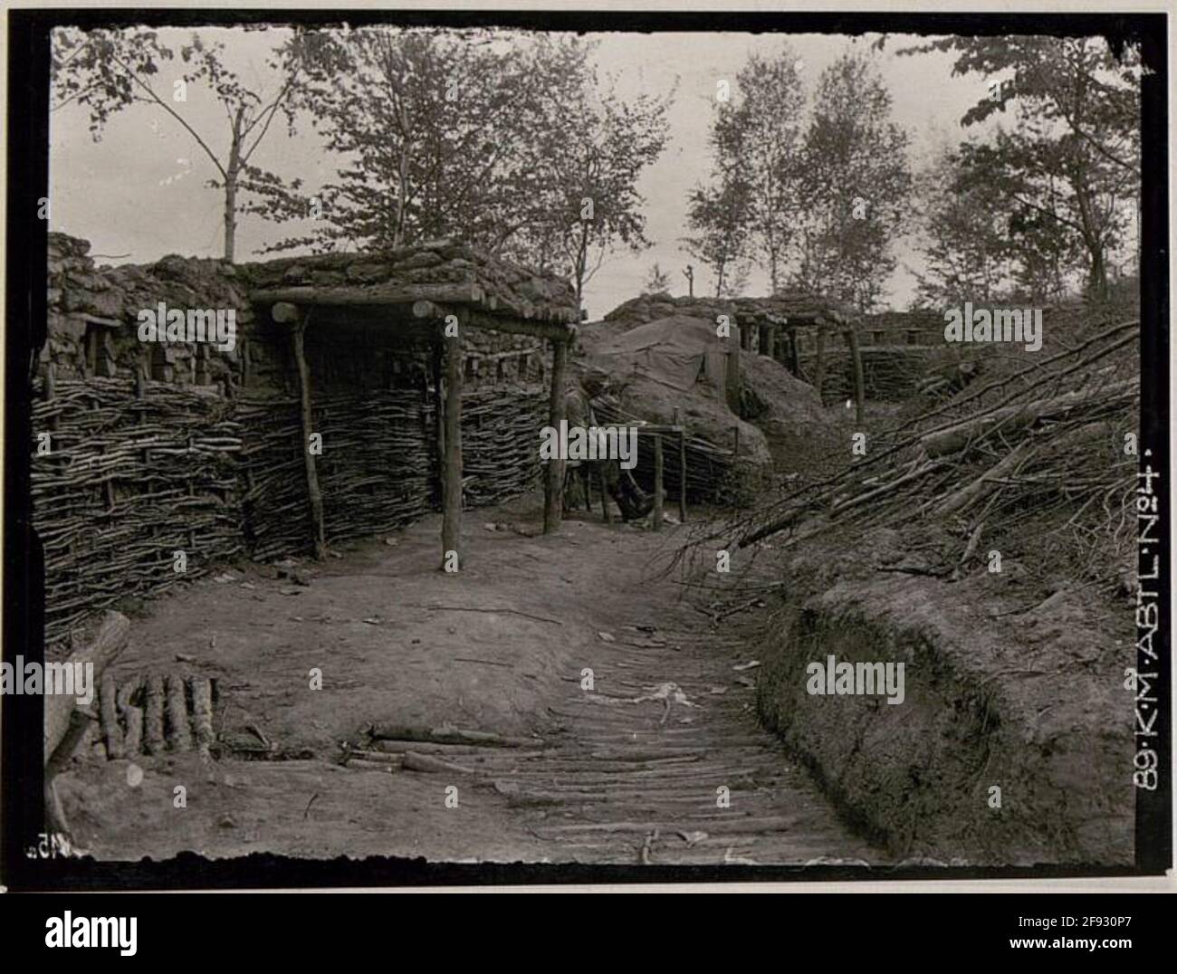 Trenching of the 14 infantry regiment 16. Company Stock Photo - Alamy