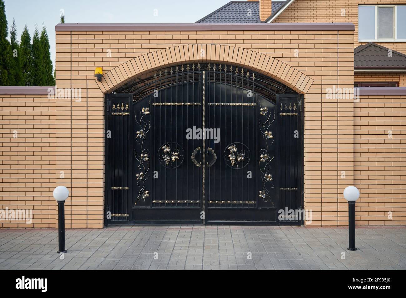 Black house entrance gate metal hi-res stock photography and images - Alamy
