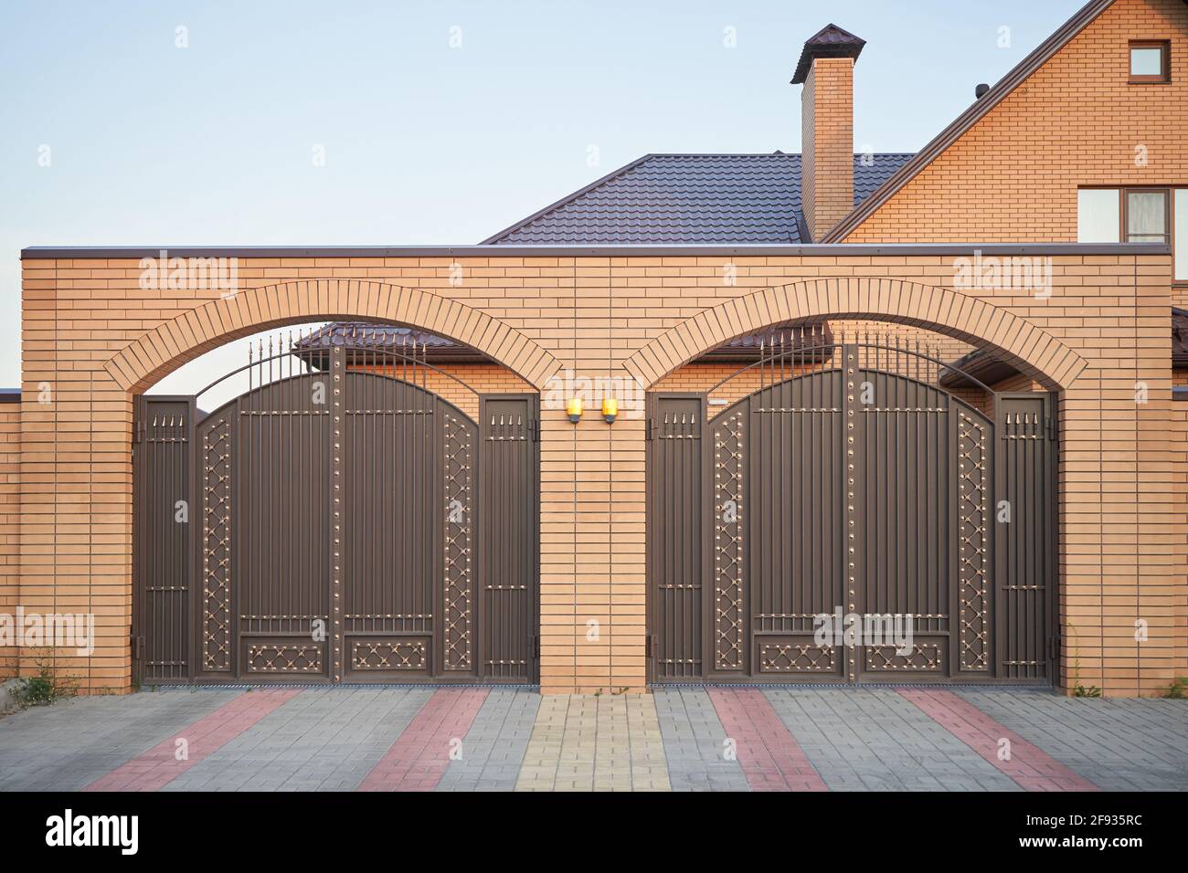 Two gates hi-res stock photography and images - Alamy