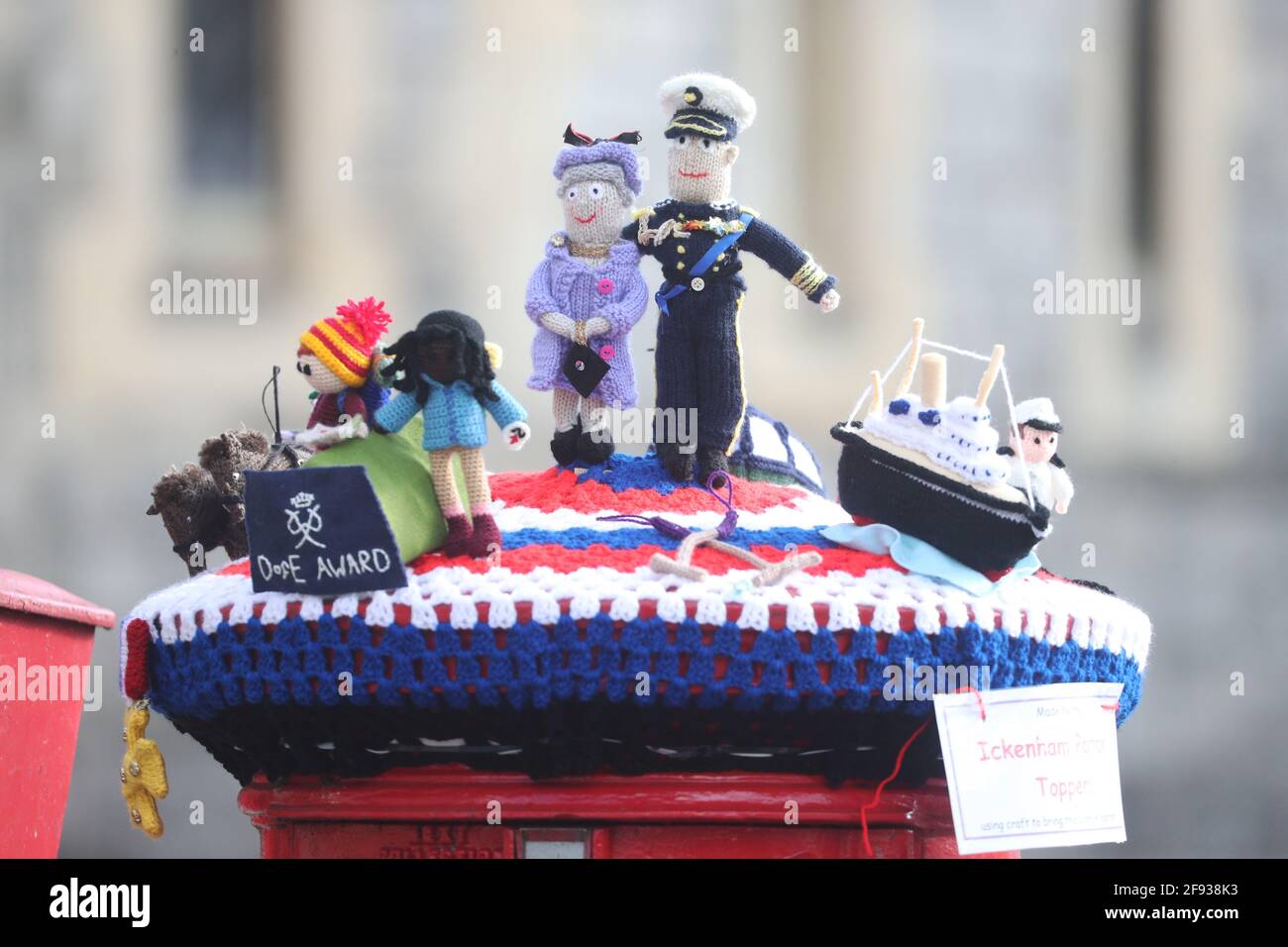 Knitted postbox toppers hi-res stock photography and images - Alamy