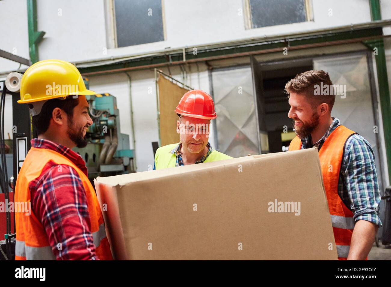 Receiving department hi-res stock photography and images - Alamy