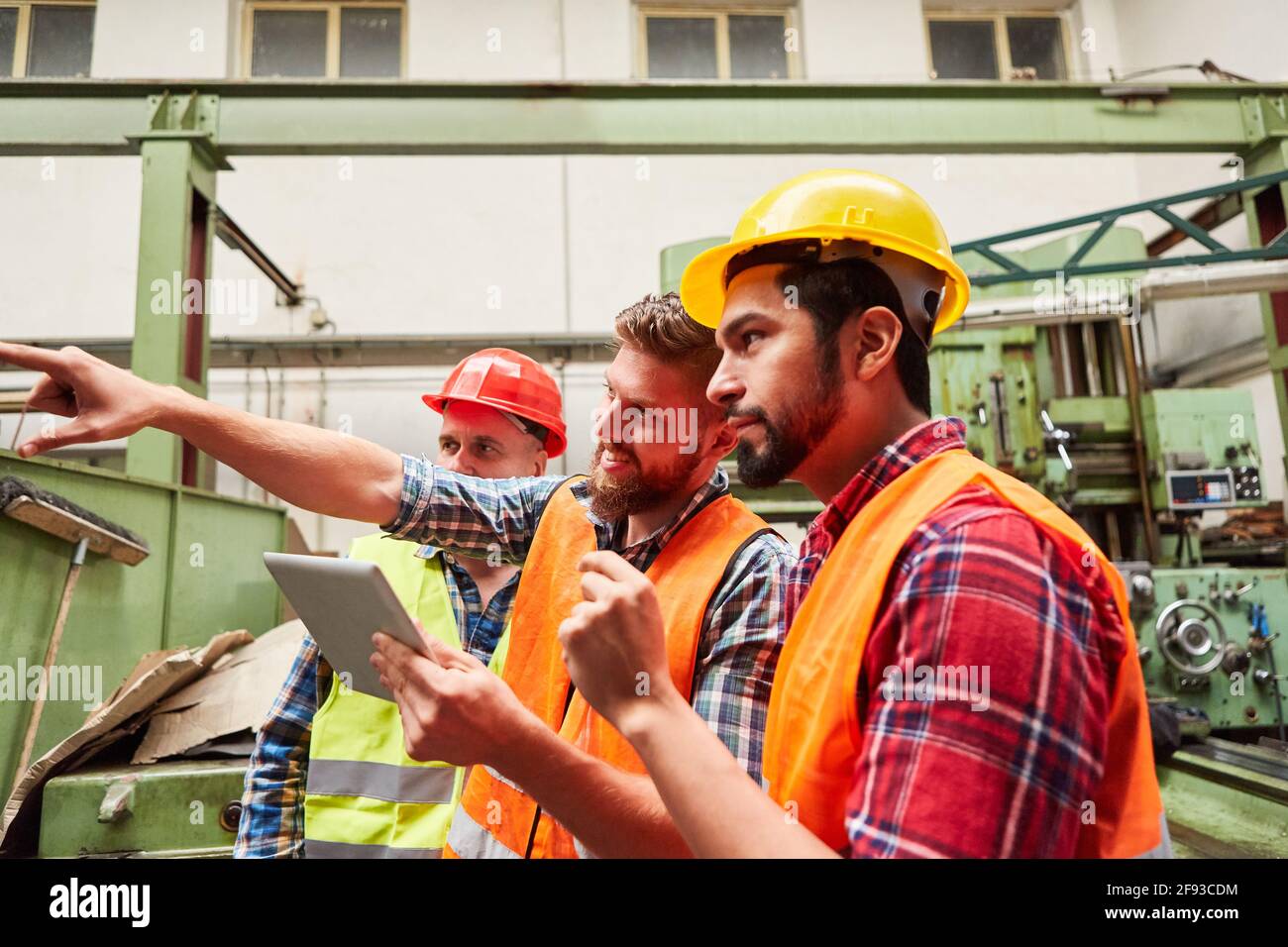 Group of industrial workers hi-res stock photography and images - Alamy
