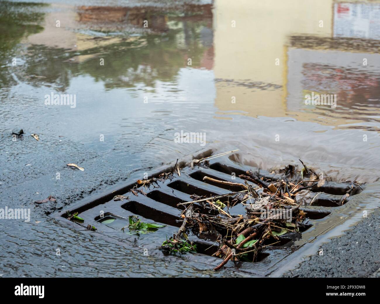 Water flooding manhole hi-res stock photography and images - Alamy