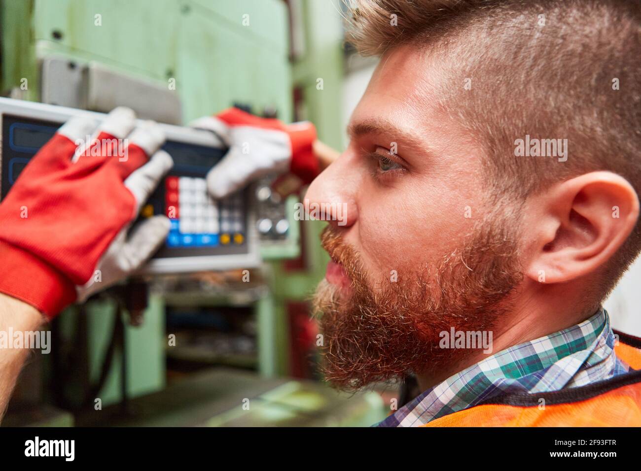 Machinist and maintenance hi-res stock photography and images - Alamy