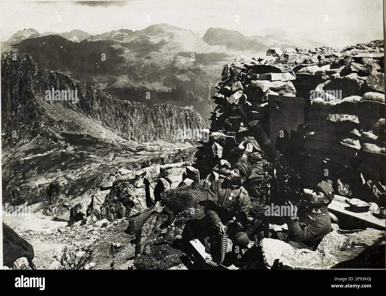 Position Colbricon Saddle Height: Machine gun bombardment of an enemy ...
