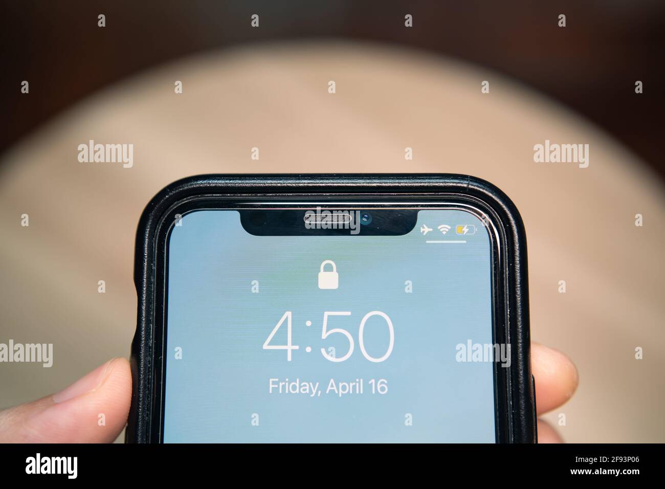 Iphone 13 pro and iphone 13 pro max hi-res stock photography and images ...