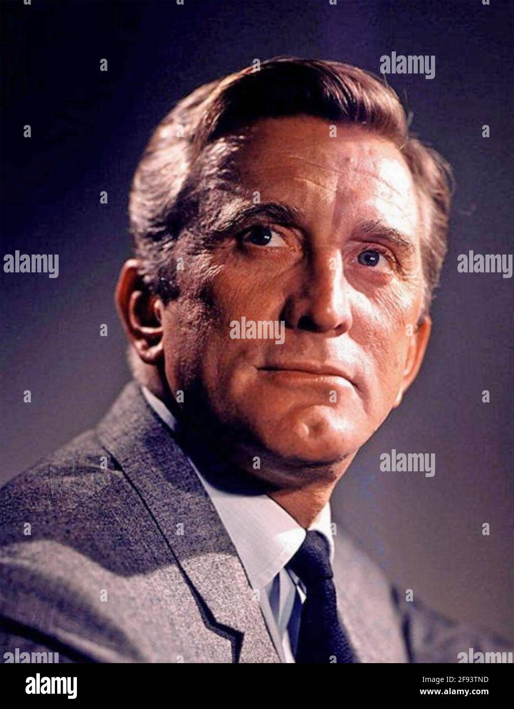 Kirk douglas actor 1960 hi-res stock photography and images - Alamy