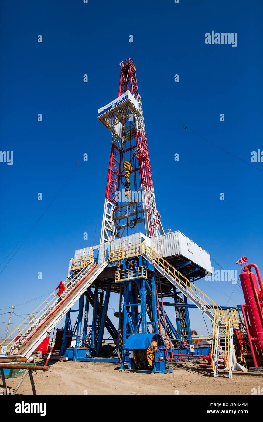 Petroleum extraction hi-res stock photography and images - Alamy