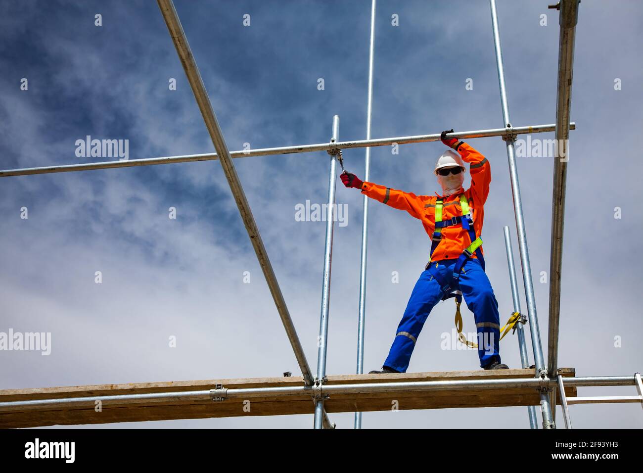 Unsafe Scaffolding High Resolution Stock Photography and Images - Alamy