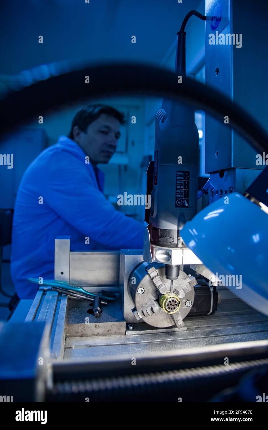 Tool holder for machining hi-res stock photography and images - Alamy