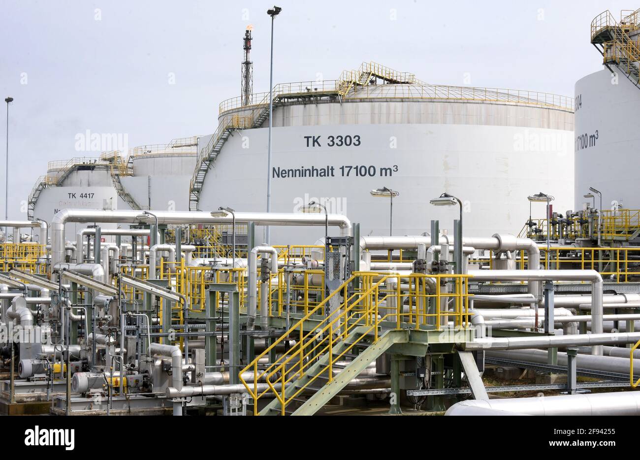 Early third intermediate hi-res stock photography and images - Alamy