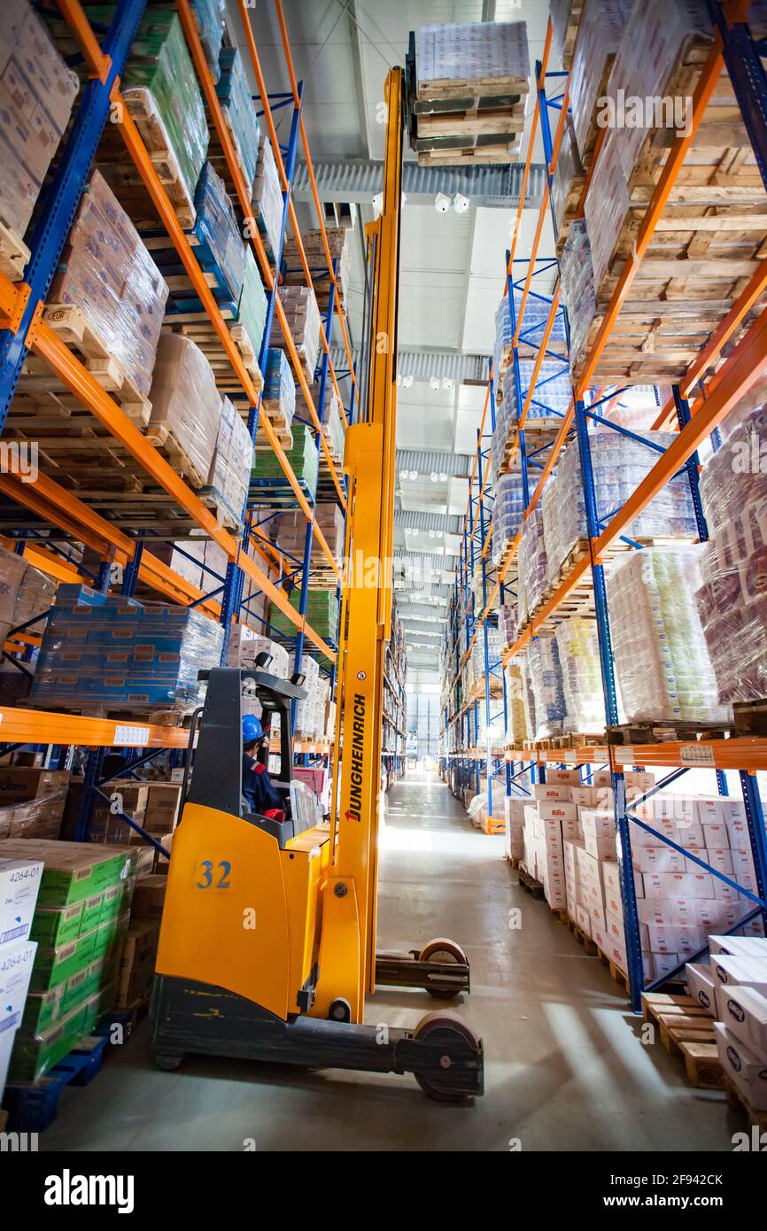 Forklift pallet hi-res stock photography and images - Alamy