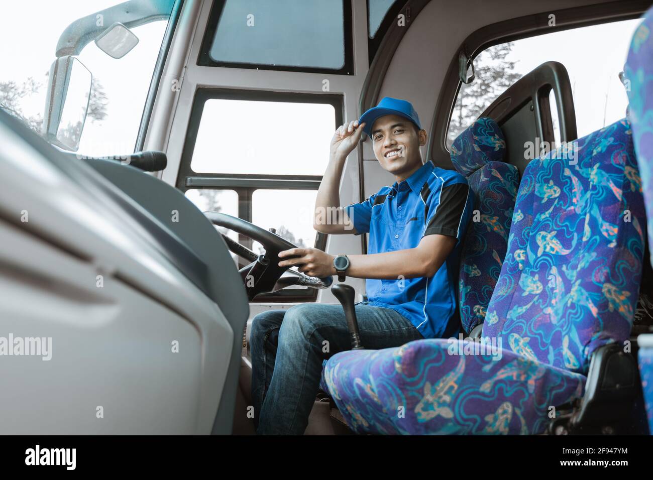 Sit down service hi-res stock photography and images - Alamy