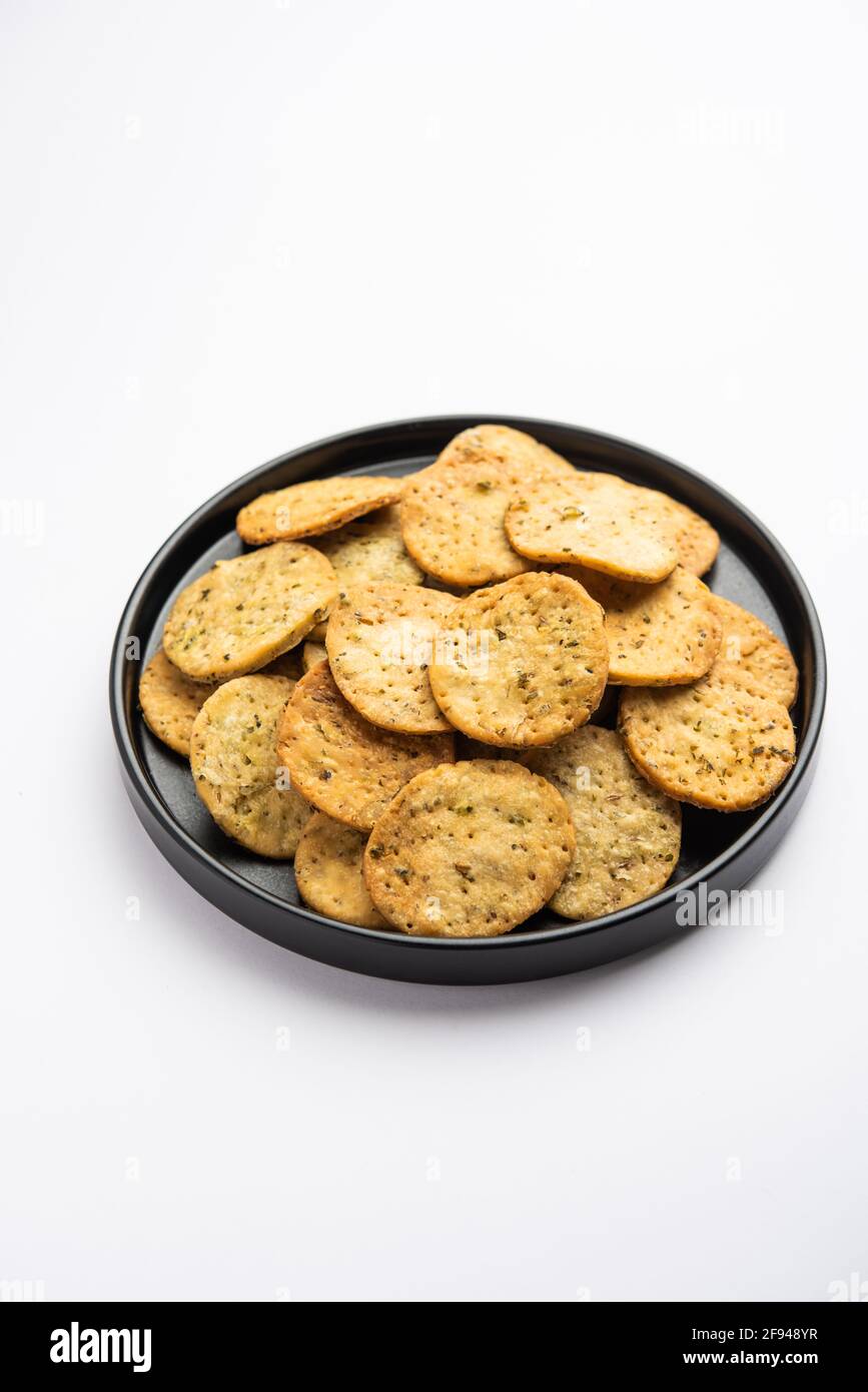 Palak or Methi Mathri - Salted Fenugreek or spinach leaves mixed ...