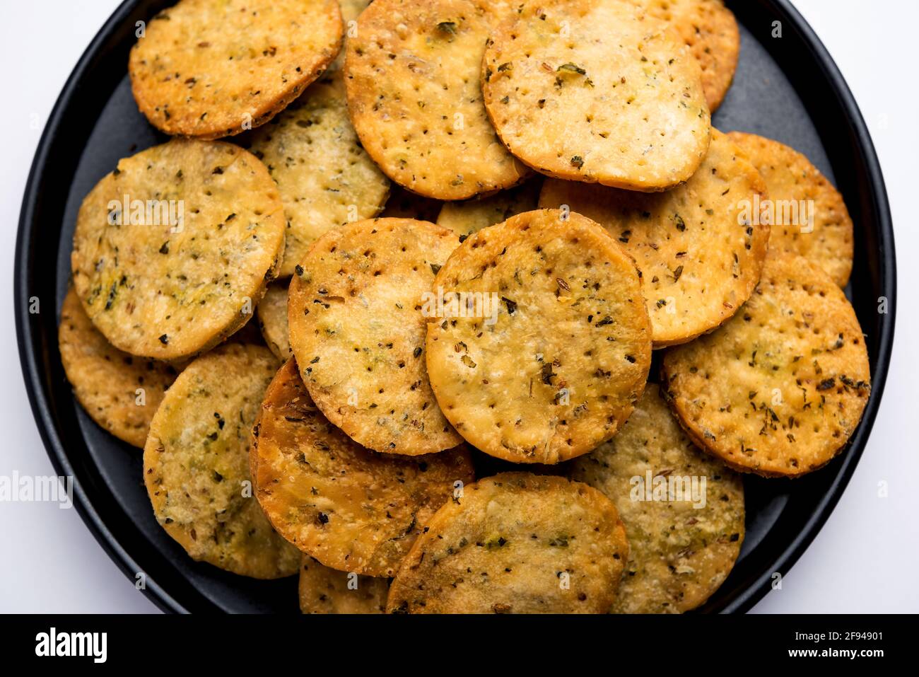 Palak or Methi Mathri - Salted Fenugreek or spinach leaves mixed ...