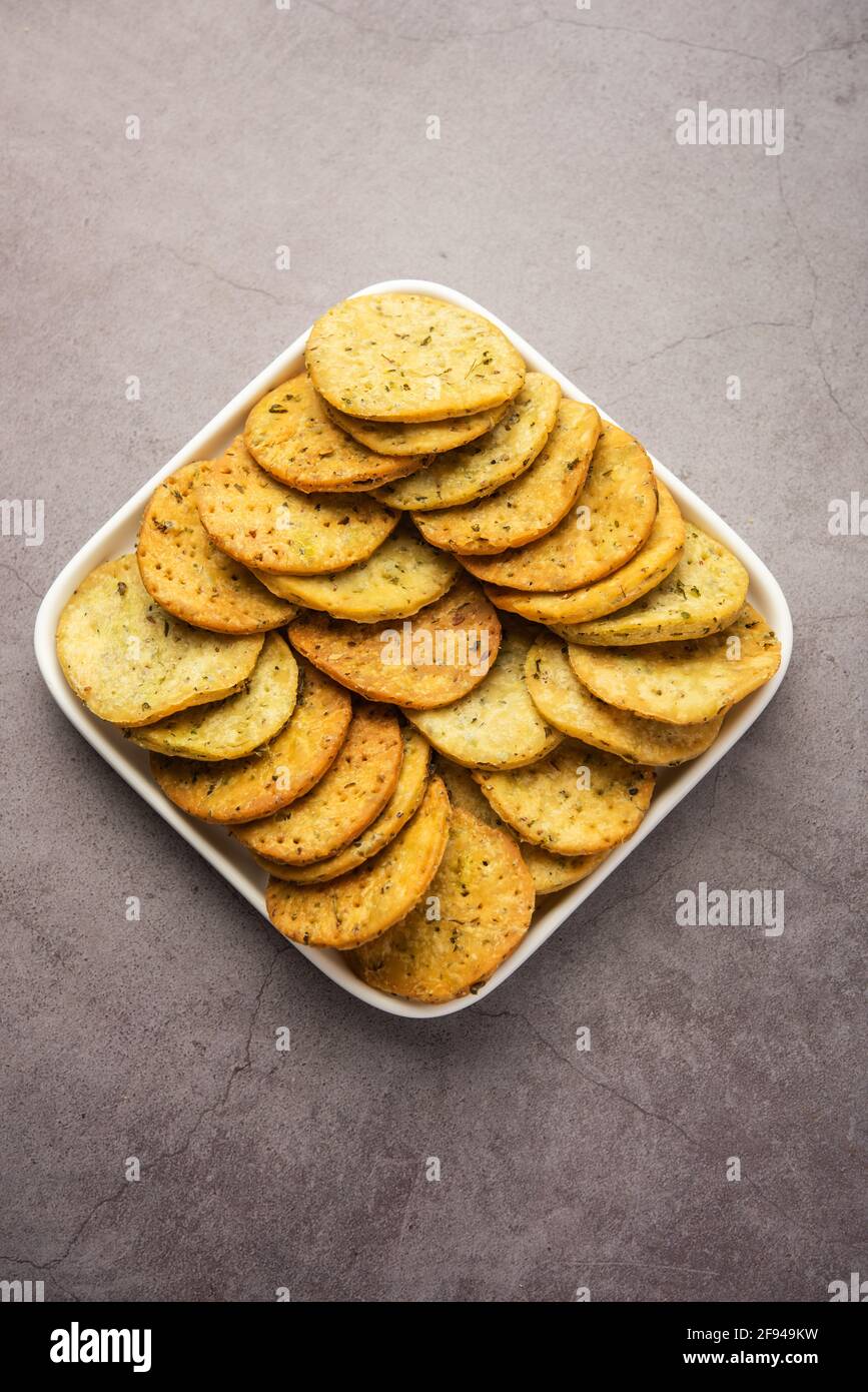 Palak or Methi Mathri - Salted Fenugreek or spinach leaves mixed ...