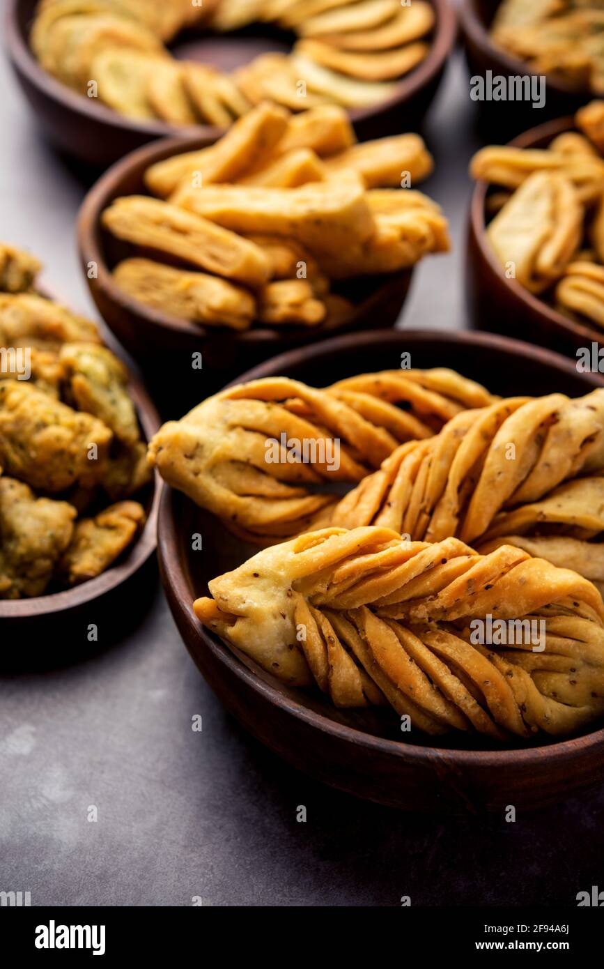 Mathri or Mathiya in group. It's a popular Indian tea time snack Stock ...