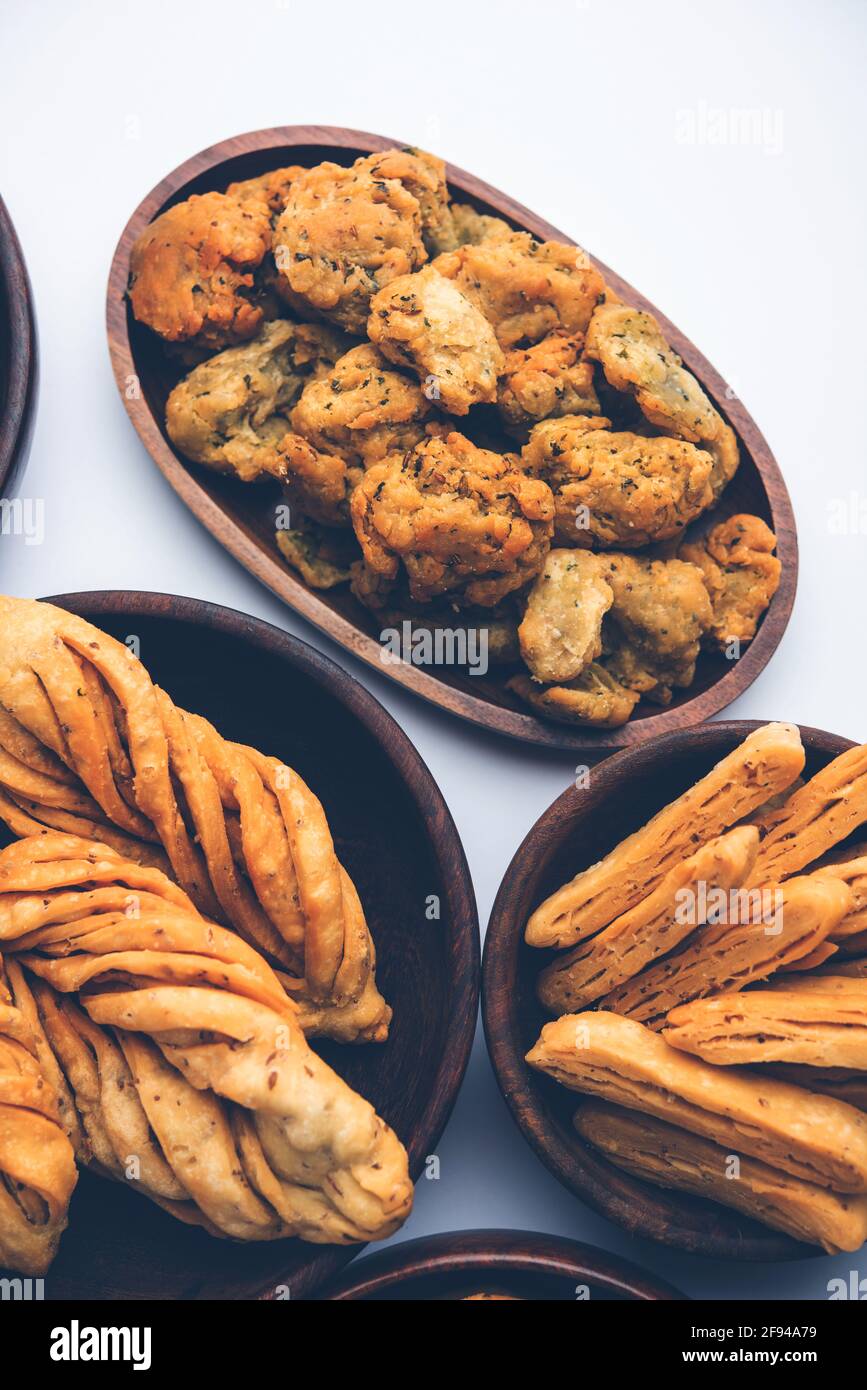 Mathri or Mathiya in group. It's a popular Indian tea time snack Stock ...