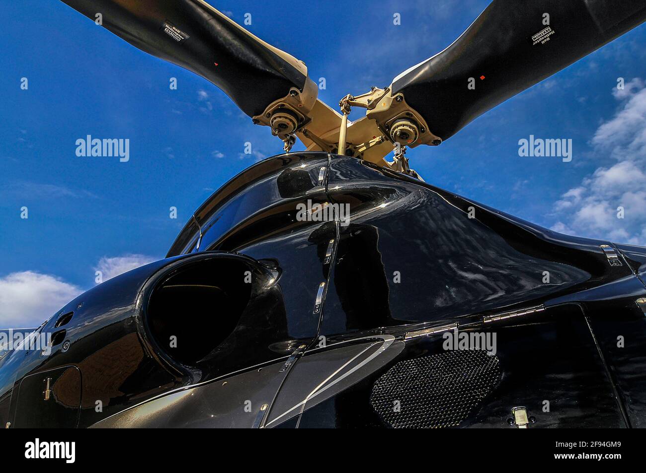 Bell helicopter hi-res stock photography and images - Alamy