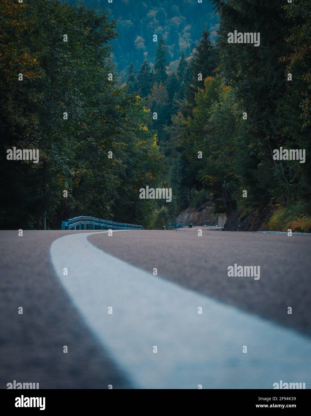 Empty highway low angle shot hi-res stock photography and images - Alamy