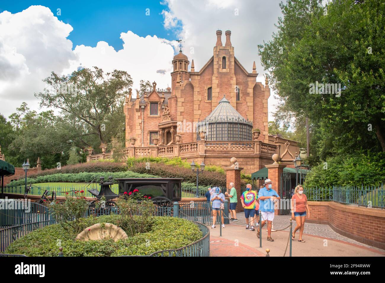 Walt disney world haunted mansion hi-res stock photography and images ...
