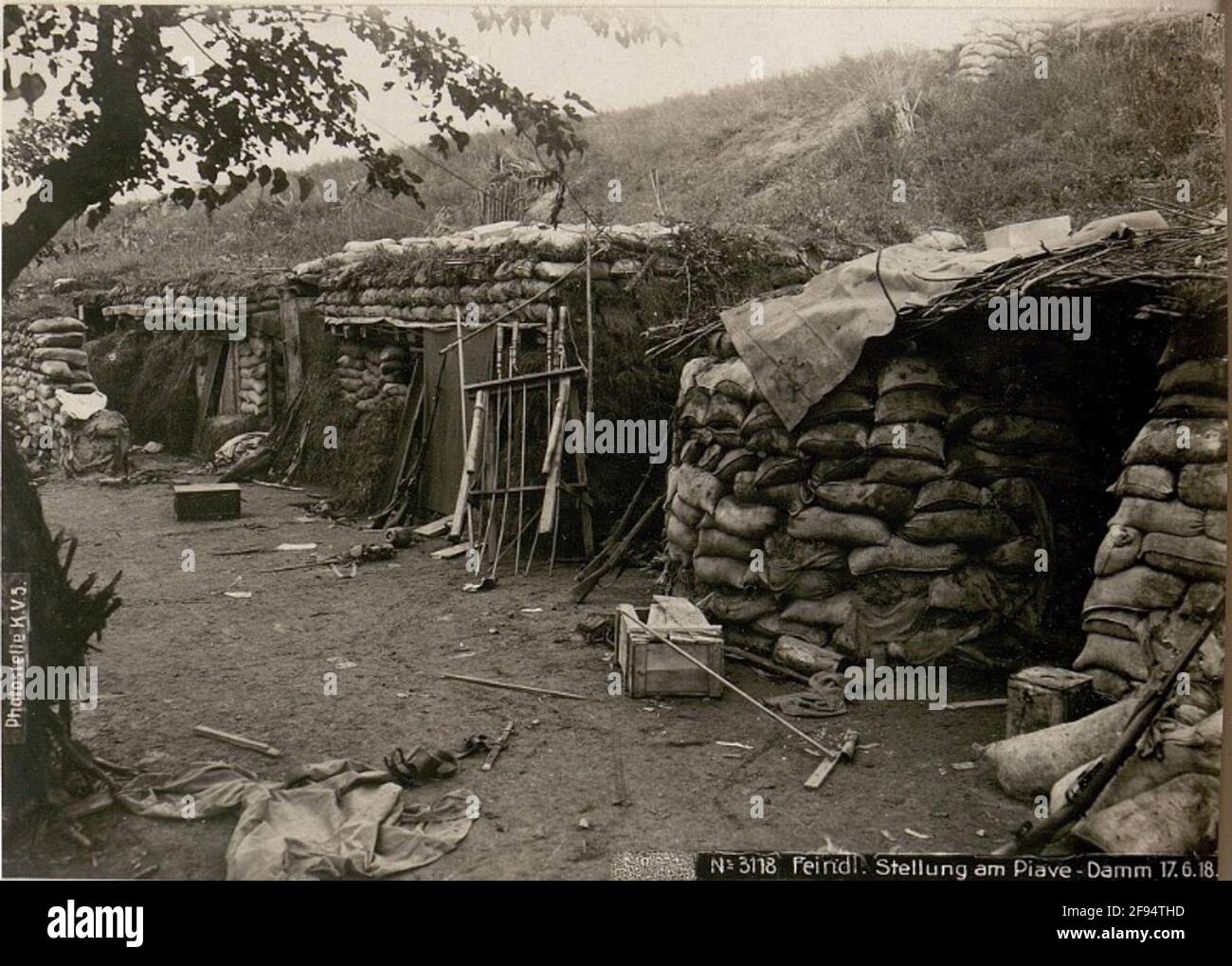 Die position hi-res stock photography and images - Alamy