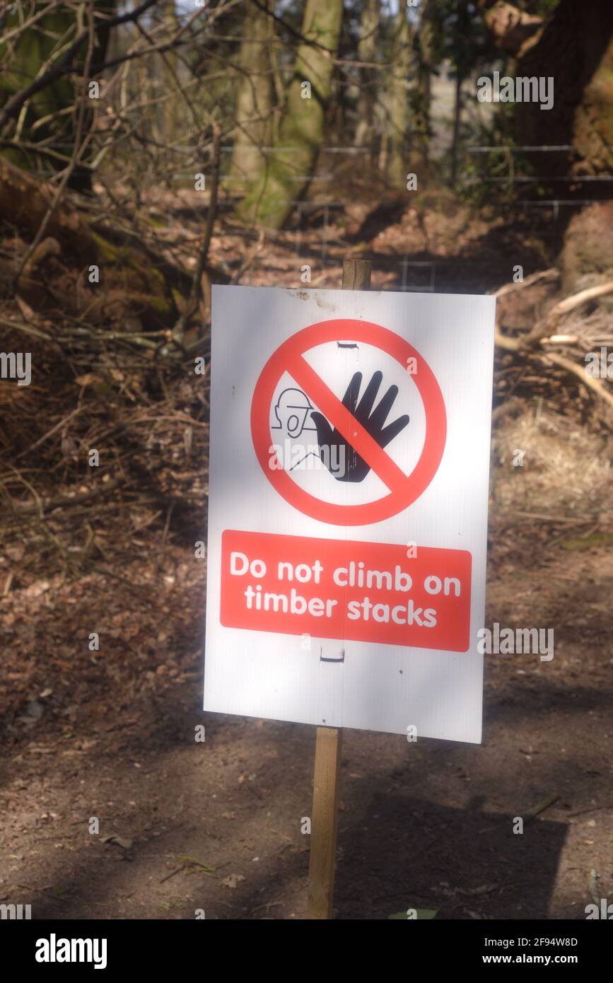 Stacks of signs hi-res stock photography and images - Alamy