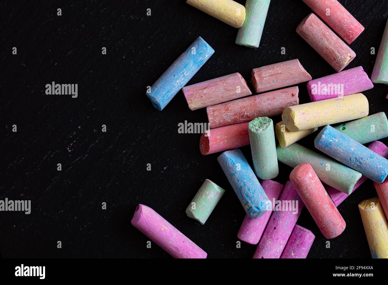 Pink chalky texture hi-res stock photography and images - Alamy