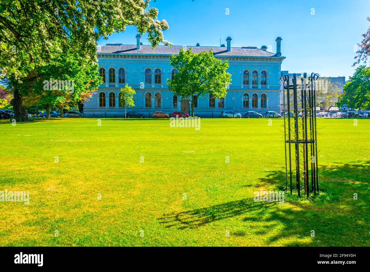 View of a building inside of the trinity college campus in Dublin ...