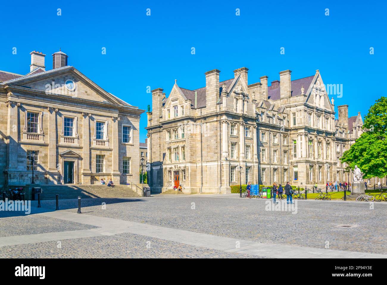 View of a building on the parliament square inside of the trinity ...