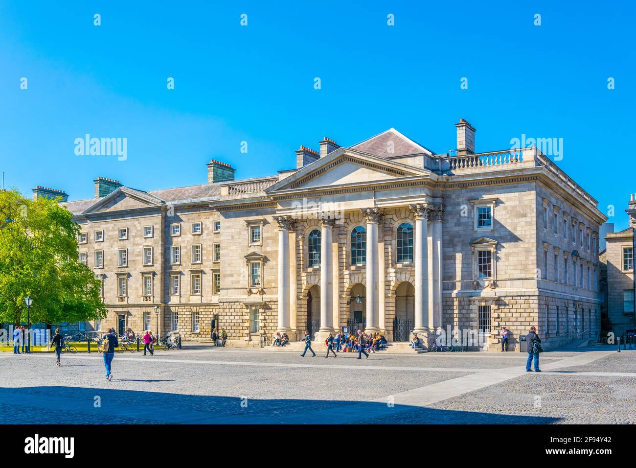 View of a building on the parliament square inside of the trinity ...