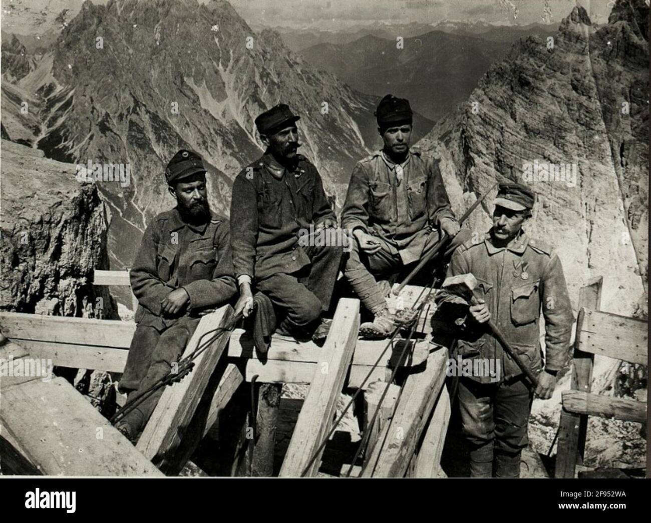 4 items hi-res stock photography and images - Alamy