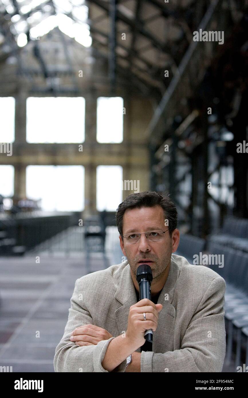 Dirigent hi-res stock photography and images - Alamy