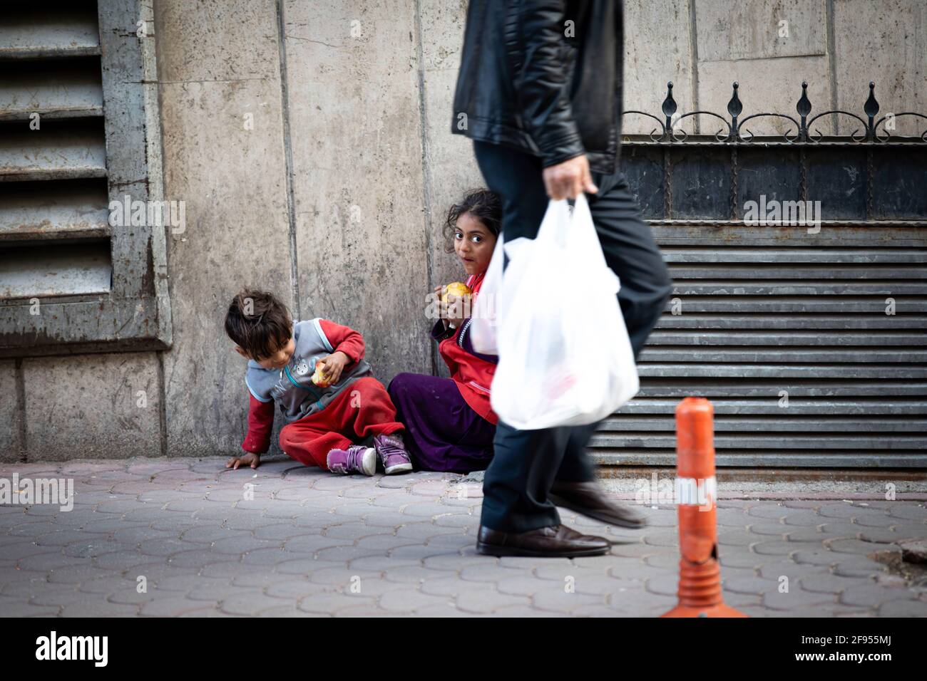 Homeless children usa hi-res stock photography and images - Alamy