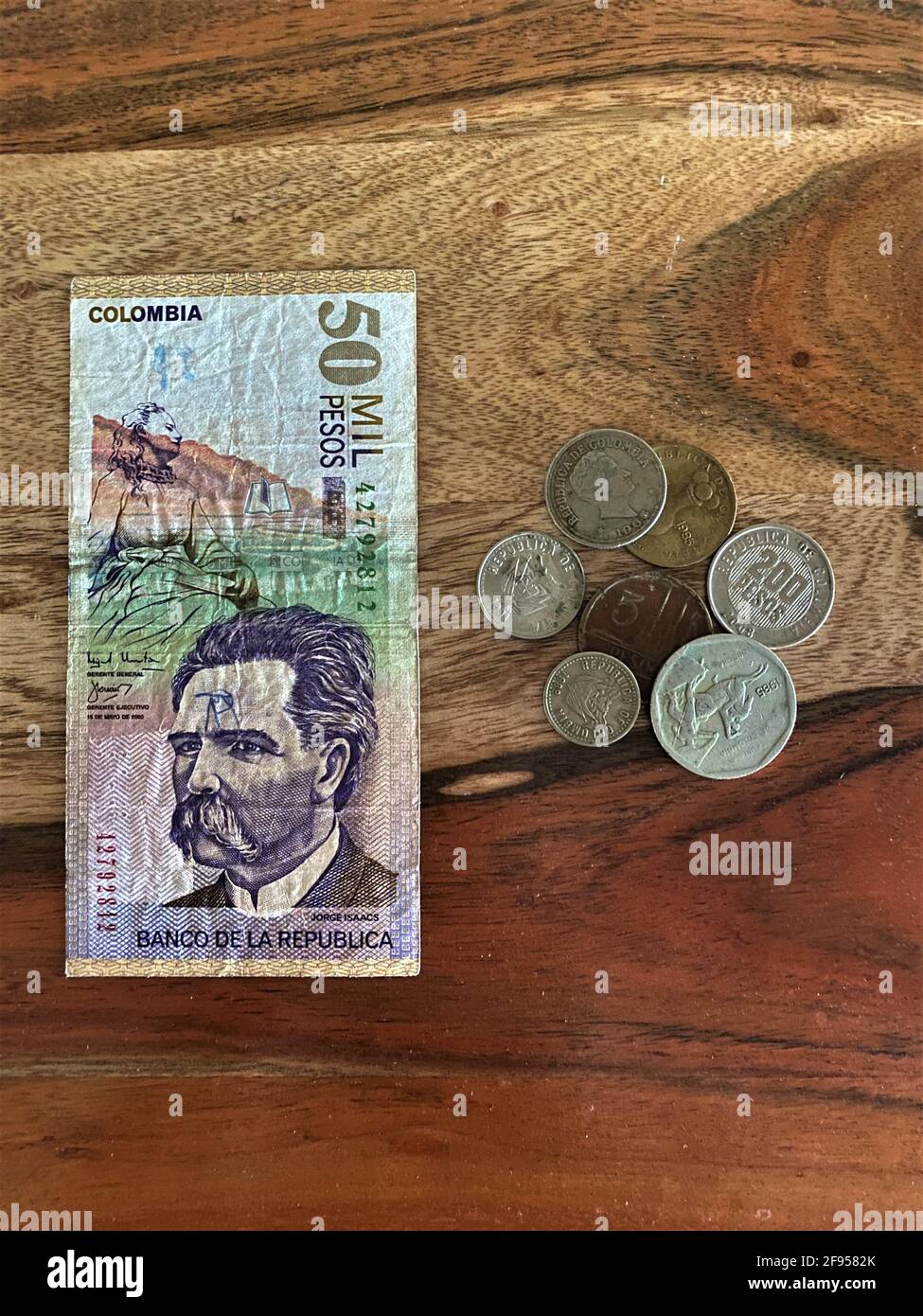 Colombian banknote hi-res stock photography and images - Alamy