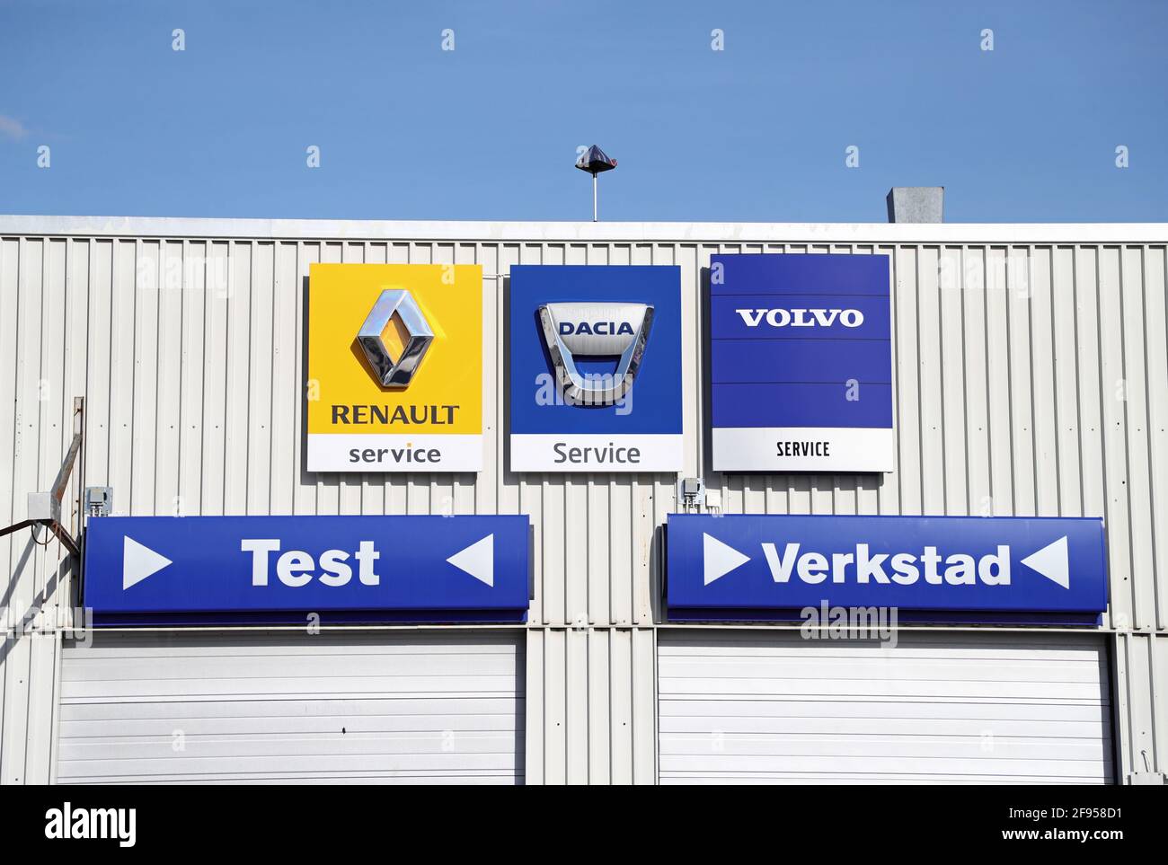 Volvo signs hi-res stock photography and images - Alamy