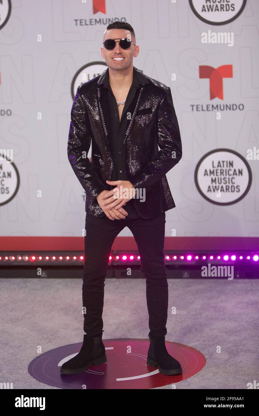21 LATIN AMERICAN MUSIC AWARDS -- "Red Carpet" -- Pictured: Lenier at ...
