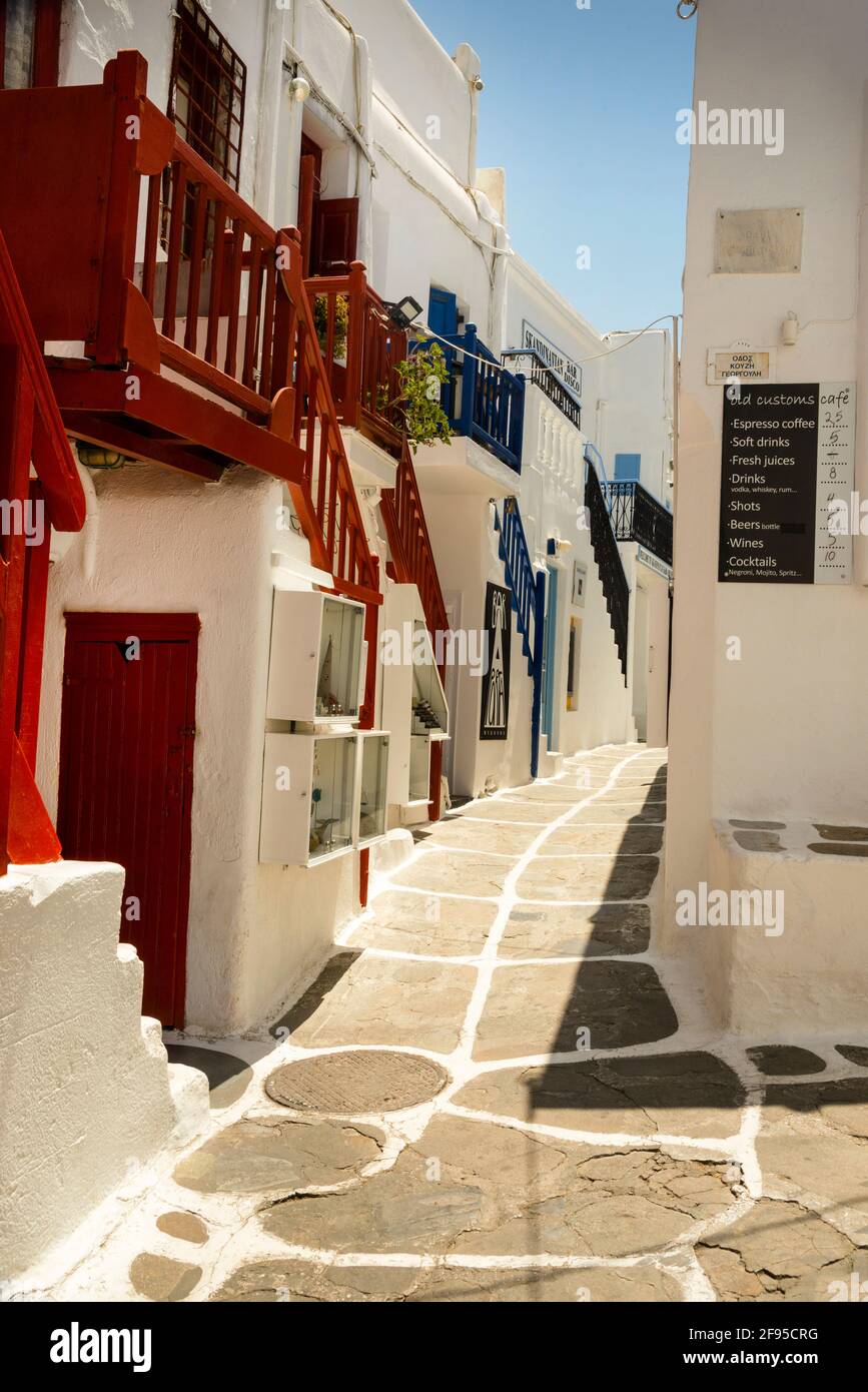 Greek Island of Mykonos narrow stone walkways Stock Photo - Alamy