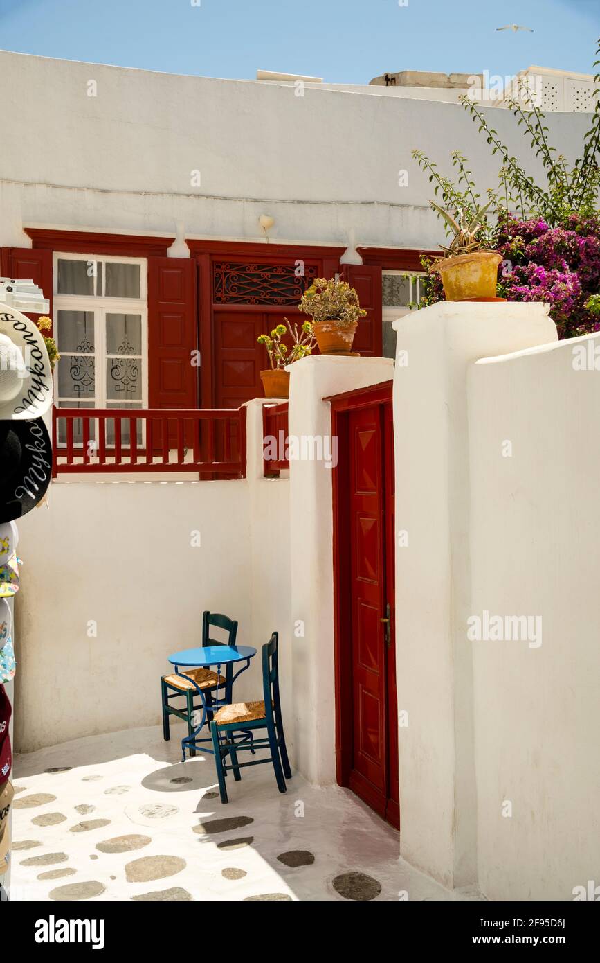 Mykonos stone walkways hi-res stock photography and images - Alamy