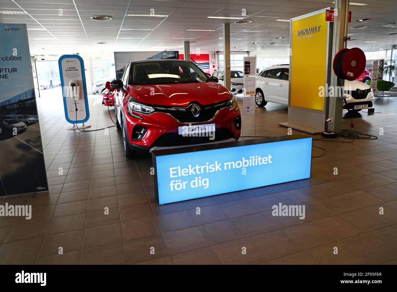 Renault car shop Stock Photo - Alamy