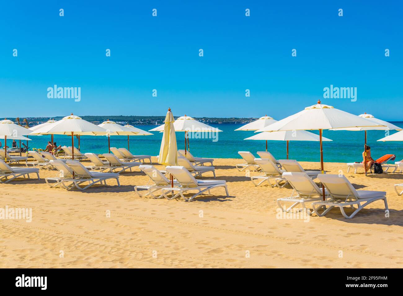 Playa de palma tourists mallorca hi-res stock photography and images ...