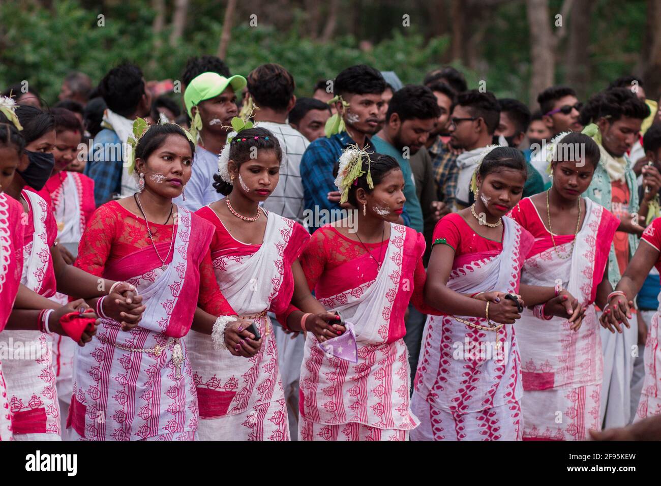 Sarhul festival hi-res stock photography and images - Alamy