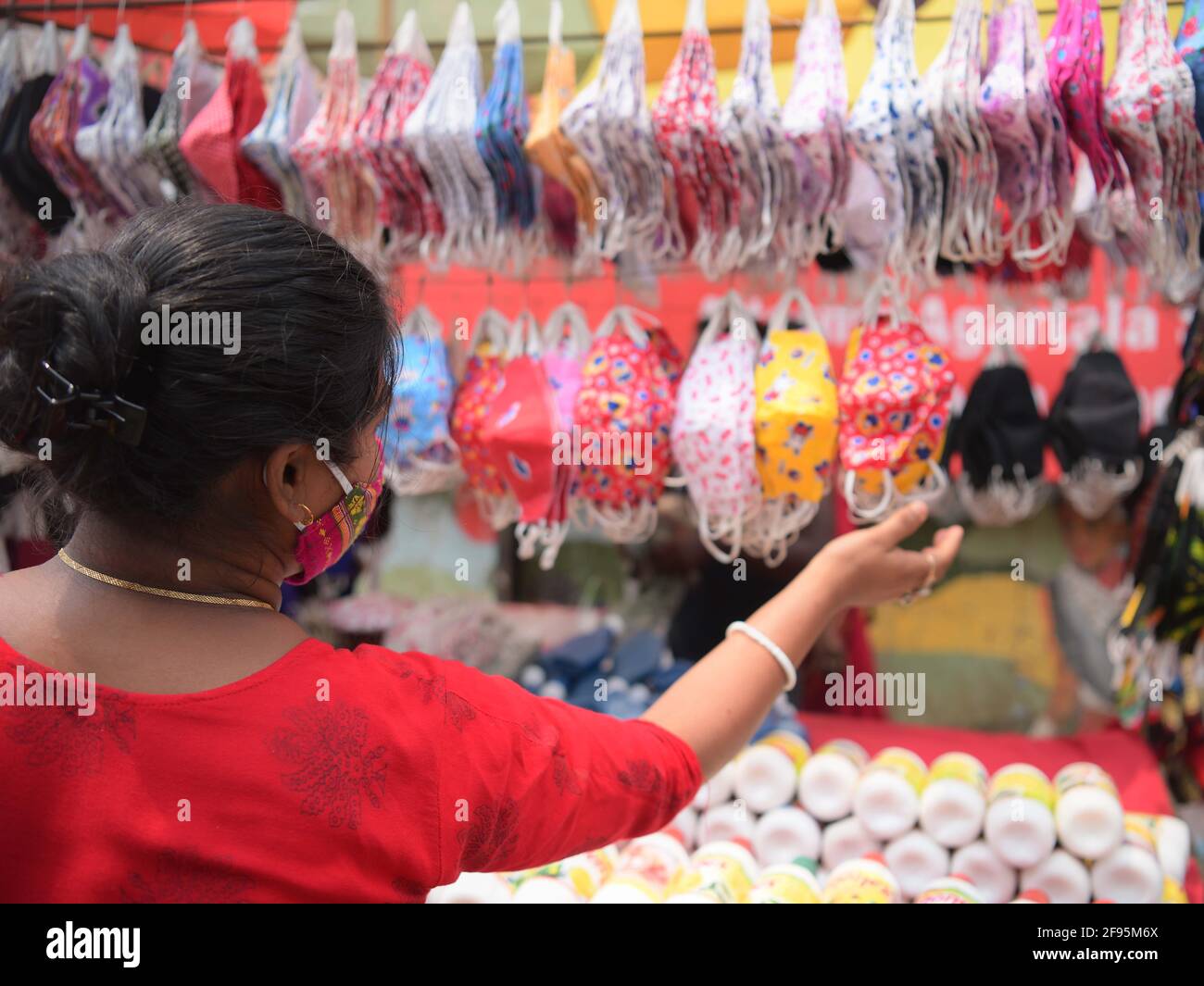 Abhisek Saha / Le Pictorium - Coronavirus in India - 8/4/2021 - India ...