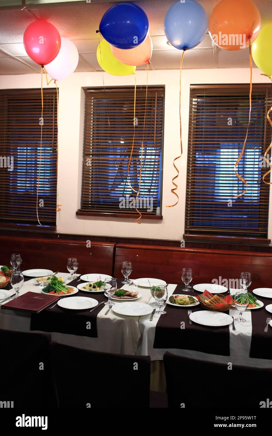 Restaurant table with dishes in the restaurant Stock Photo - Alamy