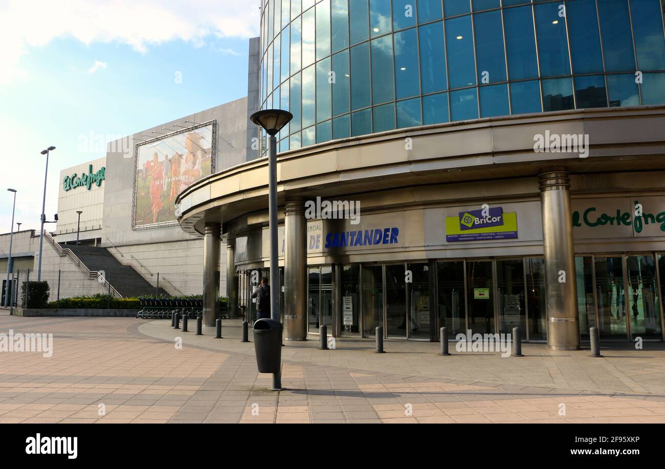 Mall Entrance Doors High Resolution Stock Photography and Images - Alamy